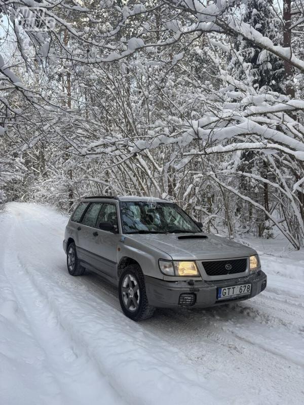 Subaru Forester 1999 Viļņa, ar dzinēja tilpumu 2.00 L un nobraukumu 360 tūkst. km par 2450 €, foto 3 vietnē AUTOMOTO.COM.LV