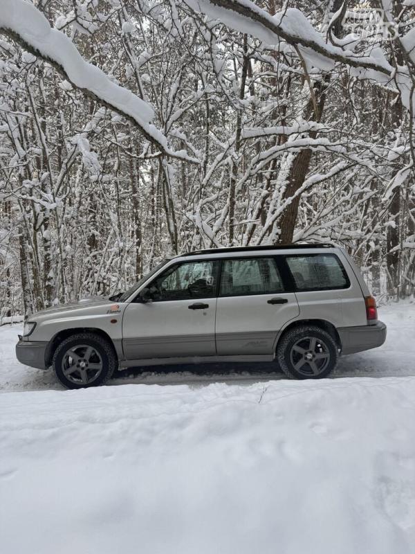 Subaru Forester 1999 Viļņa, ar dzinēja tilpumu 2.00 L un nobraukumu 360 tūkst. km par 2450 €, foto 6 vietnē AUTOMOTO.COM.LV