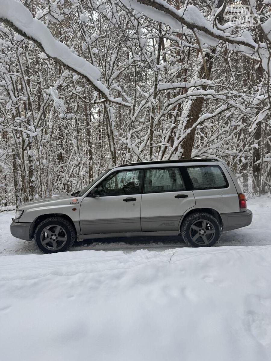 Subaru Forester 1999 Viļņa, ar dzinēja tilpumu 2.00 L un nobraukumu 360 tūkst. km par 2450 €, foto 6 vietnē AUTOMOTO.COM.LV