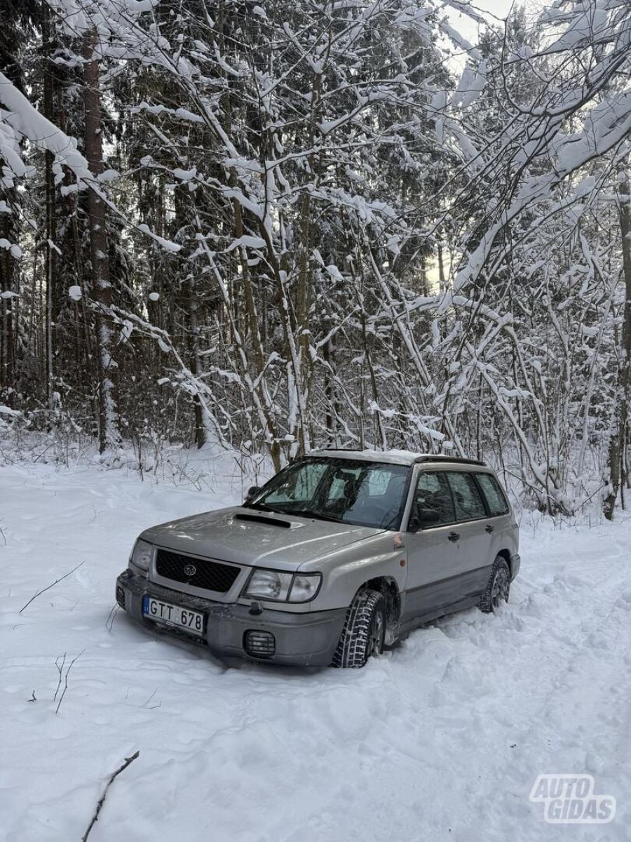 Subaru Forester 1999 Viļņa, ar dzinēja tilpumu 2.00 L un nobraukumu 360 tūkst. km par 2450 €, foto 1 vietnē AUTOMOTO.COM.LV