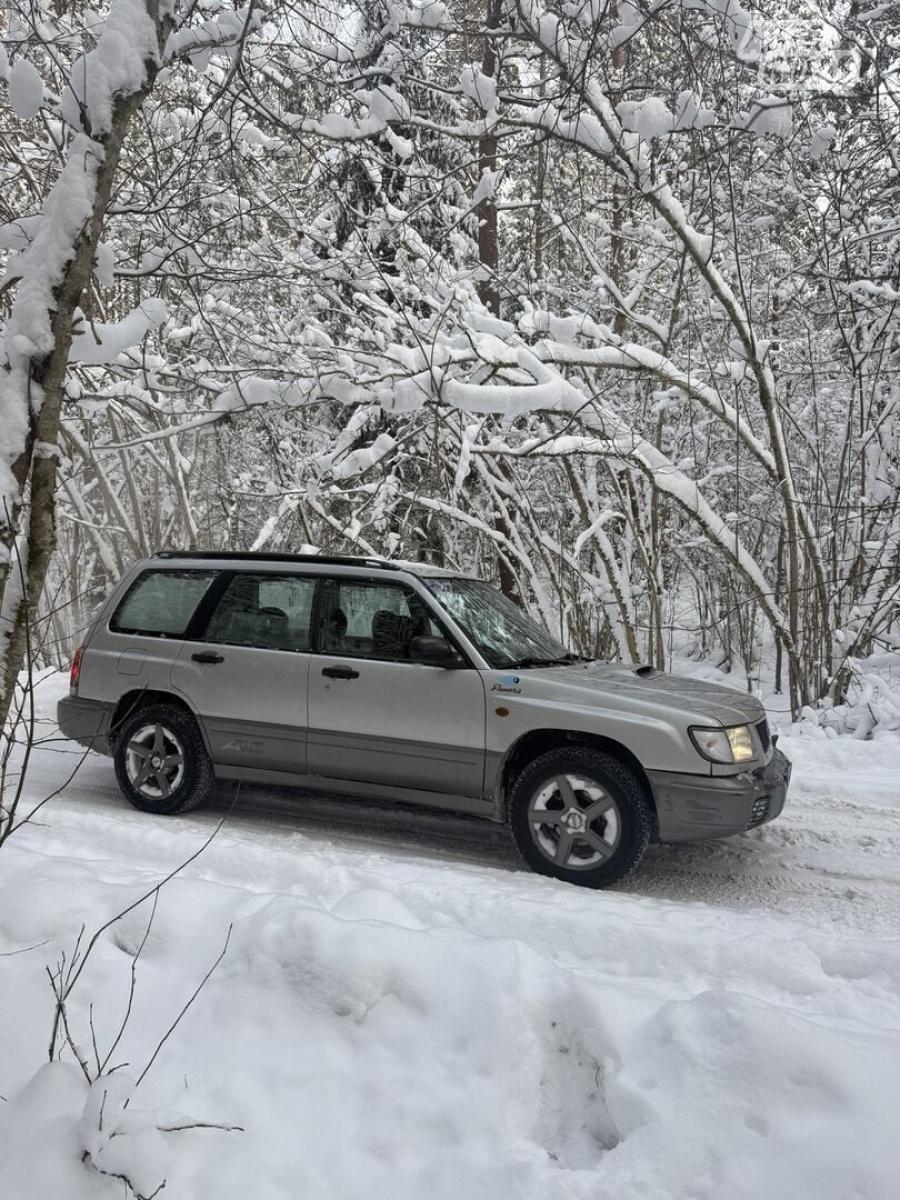 Subaru Forester 1999 Viļņa, ar dzinēja tilpumu 2.00 L un nobraukumu 360 tūkst. km par 2450 €, foto 2 vietnē AUTOMOTO.COM.LV