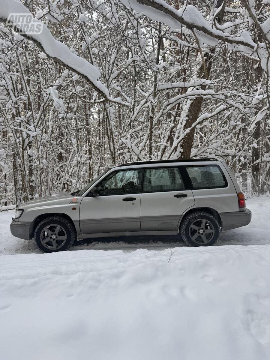 Subaru Forester 1999 Viļņa, ar dzinēja tilpumu 2.00 L un nobraukumu 360 tūkst. km par 2450 €, foto 3 vietnē AUTOMOTO.COM.LV