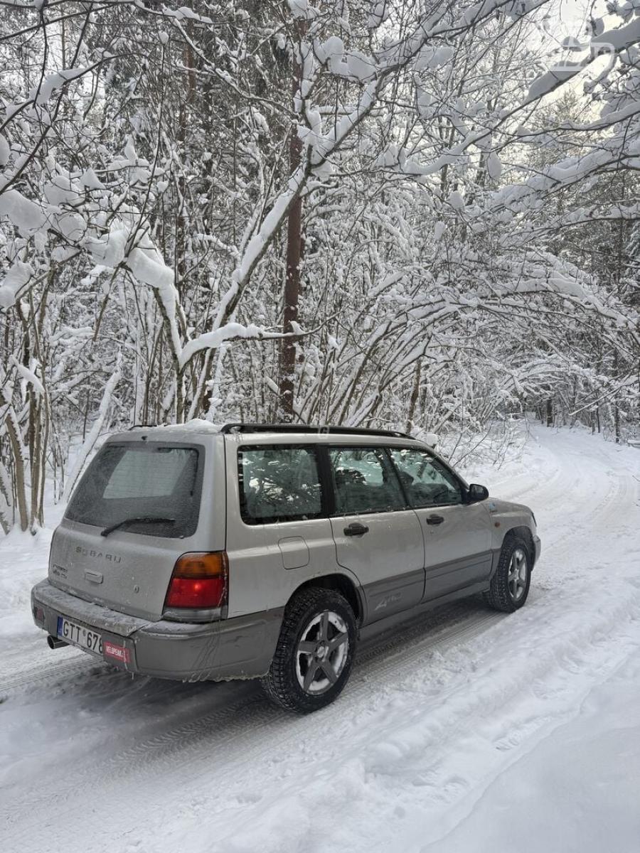 Subaru Forester 1999 Viļņa, ar dzinēja tilpumu 2.00 L un nobraukumu 360 tūkst. km par 2450 €, foto 5 vietnē AUTOMOTO.COM.LV