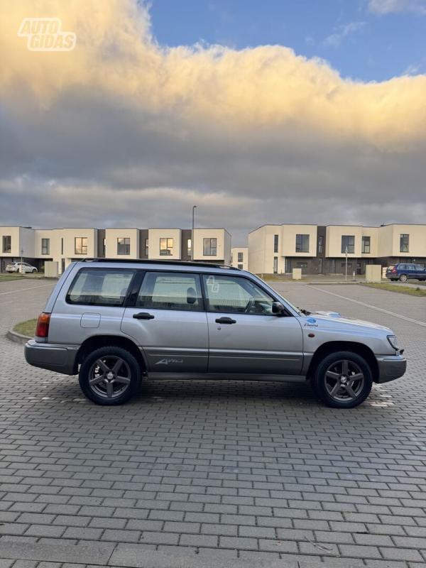Subaru Forester 1999 in Panevezys, with an engine capacity of 2.00 L and mileage of 360 thousand km for 2350 €, photo 2 on AUTOMOTO.COM.LV