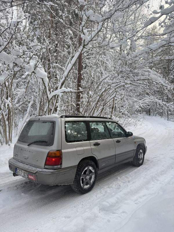 Subaru Forester 1999 in Panevezys, with an engine capacity of 2.00 L and mileage of 360 thousand km for 2350 €, photo 9 on AUTOMOTO.COM.LV