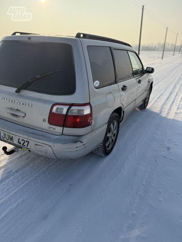 Subaru Forester 2000 Tauragė, ar dzinēja tilpumu 2.00 L un nobraukumu 246 tūkst. km par 2000 €, foto 3 vietnē AUTOMOTO.COM.LV