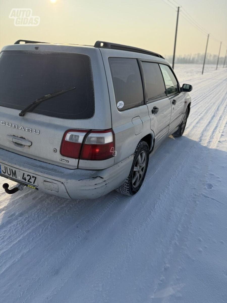 Subaru Forester 2000 Tauragė, ar dzinēja tilpumu 2.00 L un nobraukumu 246 tūkst. km par 2000 €, foto 3 vietnē AUTOMOTO.COM.LV