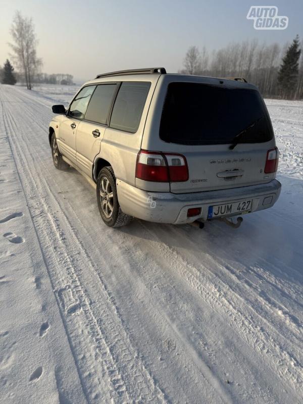 Subaru Forester 2000 Tauragė, ar dzinēja tilpumu 2.00 L un nobraukumu 246 tūkst. km par 2000 €, foto 4 vietnē AUTOMOTO.COM.LV