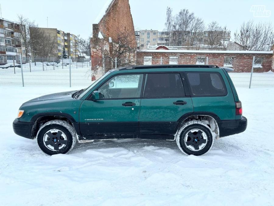 Subaru Forester 2000 in Vilnius, with an engine capacity of 2.50 L and mileage of 277 thousand km for 1450 €, photo 2 on AUTOMOTO.COM.LV