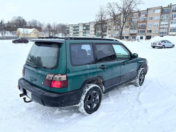 Subaru Forester 2000 in Vilnius, with an engine capacity of 2.50 L and mileage of 277 thousand km for 1700 €, photo 5 on AUTOMOTO.COM.LV