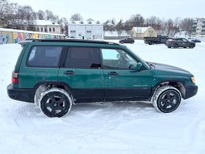 Subaru Forester 2000 in Vilnius, with an engine capacity of 2.50 L and mileage of 277 thousand km for 1450 €, photo 6 on AUTOMOTO.COM.LV