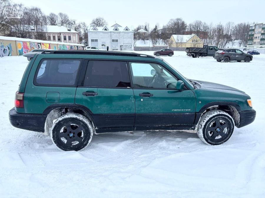 Subaru Forester 2000 in Vilnius, with an engine capacity of 2.50 L and mileage of 277 thousand km for 1450 €, photo 6 on AUTOMOTO.COM.LV