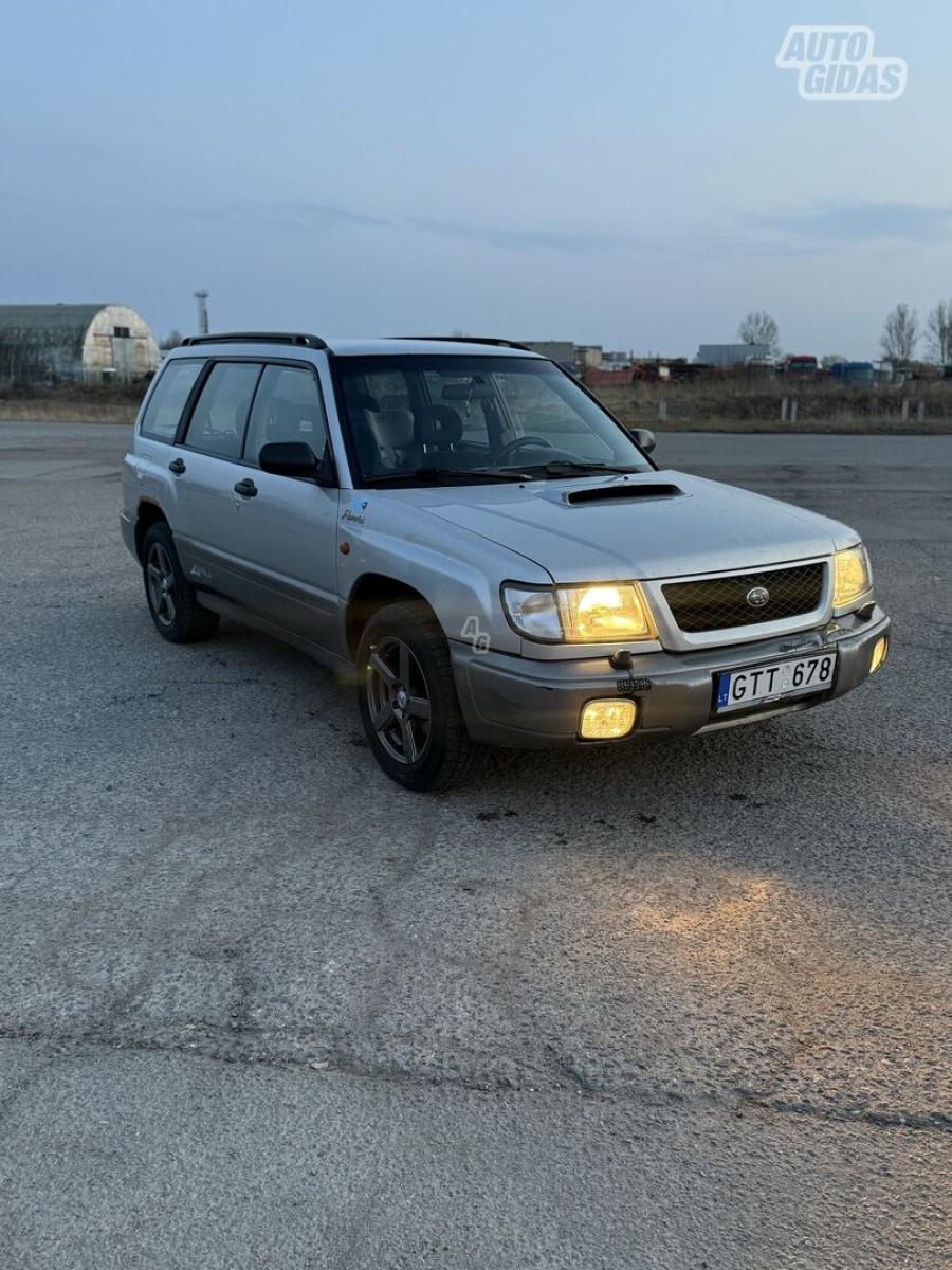 Subaru Forester 2000 Tauragė, ar dzinēja tilpumu 2.00 L un nobraukumu 244 tūkst. km par 1900 €, foto 1 vietnē AUTOMOTO.COM.LV