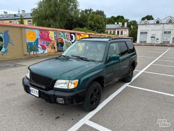 Subaru Forester 2000 in Vilnius, with an engine capacity of 2.50 L and mileage of 278 thousand km for 1200 €, photo 1 on AUTOMOTO.COM.LV