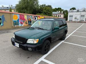 Subaru Forester 2000 in Vilnius, with an engine capacity of 2.50 L and mileage of 278 thousand km for 1200 €, photo 1 on AUTOMOTO.COM.LV