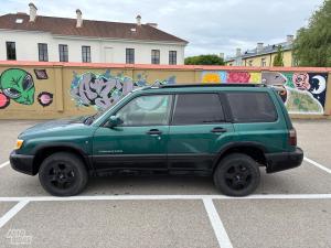 Subaru Forester 2000 in Vilnius, with an engine capacity of 2.50 L and mileage of 278 thousand km for 1200 €, photo 3 on AUTOMOTO.COM.LV