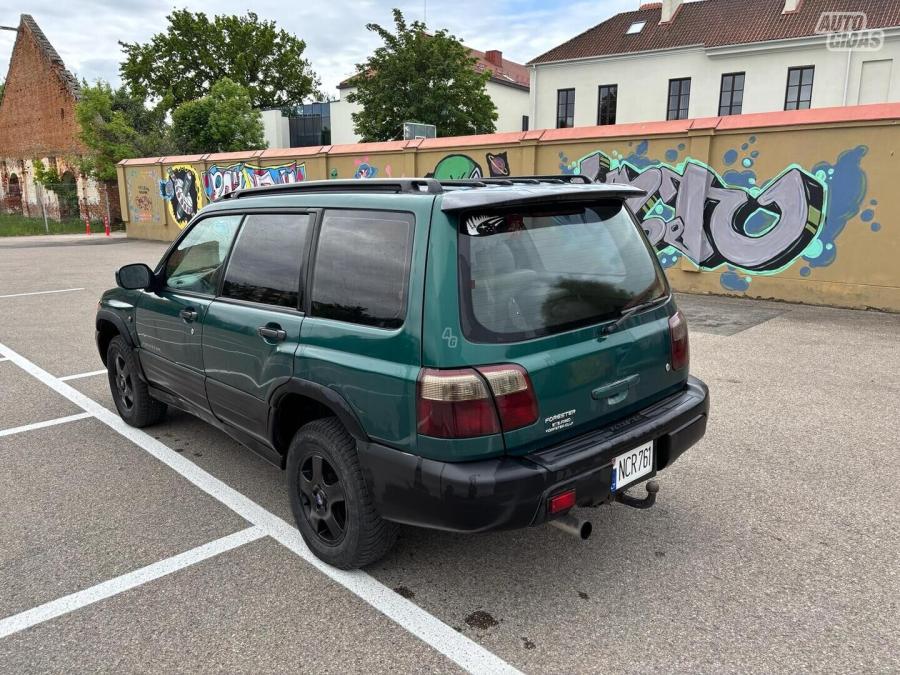 Subaru Forester 2000 in Vilnius, with an engine capacity of 2.50 L and mileage of 278 thousand km for 1200 €, photo 4 on AUTOMOTO.COM.LV