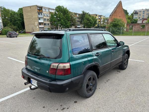 Subaru Forester 2000 in Vilnius, with an engine capacity of 2.50 L and mileage of 278 thousand km for 1200 €, photo 5 on AUTOMOTO.COM.LV