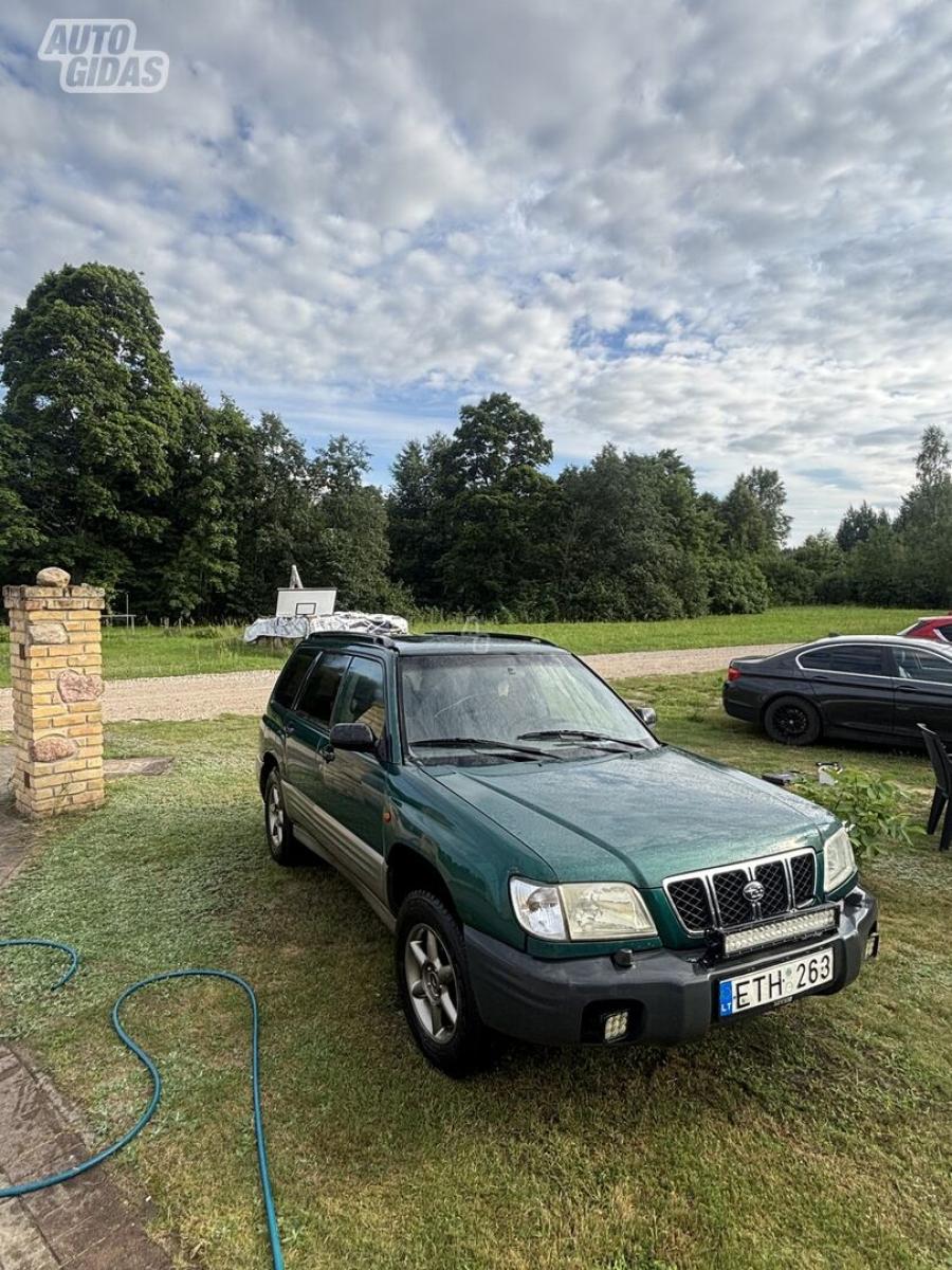 Subaru Forester 2001 in Vilnius, with an engine capacity of 2.00 L and mileage of 370 thousand km for 1100 €, photo 4 on AUTOMOTO.COM.LV