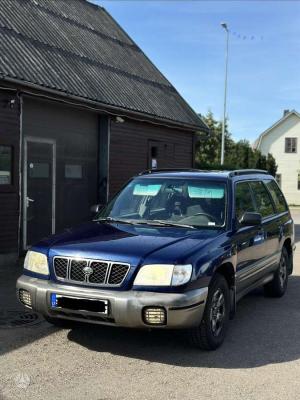 Subaru Forester 2002 in Kazlu Ruda, with an engine capacity of 1.99 L and mileage of 317 thousand km for 1500 €, photo 4 on AUTOMOTO.COM.LV