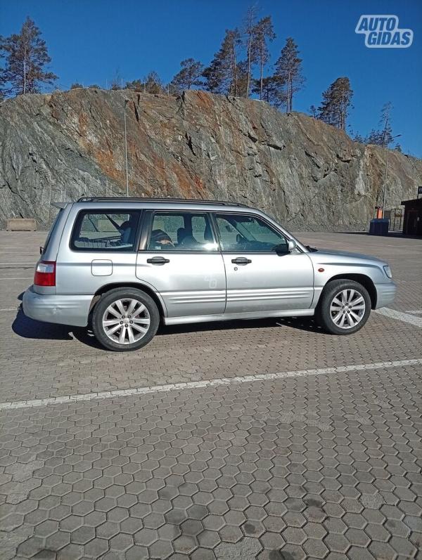Subaru Forester 2002 in Mazeikiai, with an engine capacity of 2.00 L and mileage of 156 thousand km for 2400 €, photo 1 on AUTOMOTO.COM.LV