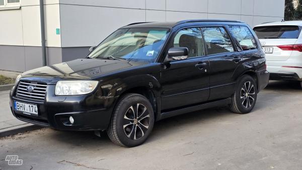 Subaru Forester 2005 in Vilnius, with an engine capacity of 2.00 L and mileage of 190 thousand km for 3500 €, photo 1 on AUTOMOTO.COM.LV