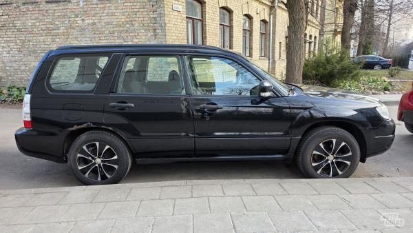 Subaru Forester 2005 in Vilnius, with an engine capacity of 2.00 L and mileage of 190 thousand km for 3500 €, photo 5 on AUTOMOTO.COM.LV