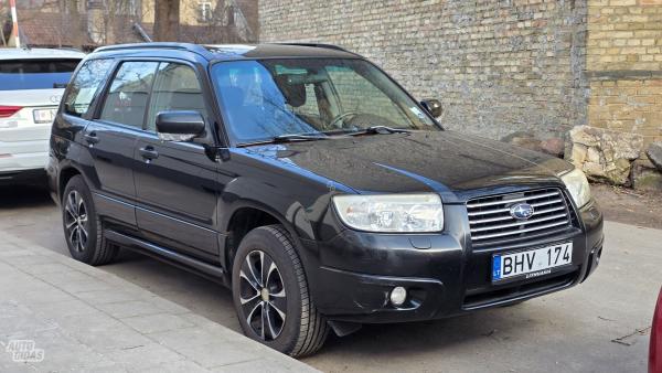 Subaru Forester 2005 in Vilnius, with an engine capacity of 2.00 L and mileage of 190 thousand km for 2500 €, photo 1 on AUTOMOTO.COM.LV