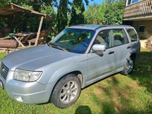 Subaru Forester 2005 in Ignalina, with an engine capacity of 2.00 L and mileage of 320 thousand km for 2200 €, photo 3 on AUTOMOTO.COM.LV