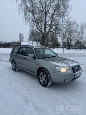 Subaru Forester 2007 in Riga, with an engine capacity of 2.00 L and mileage of 238 thousand km for 2100 €, photo 4 on AUTOMOTO.COM.LV
