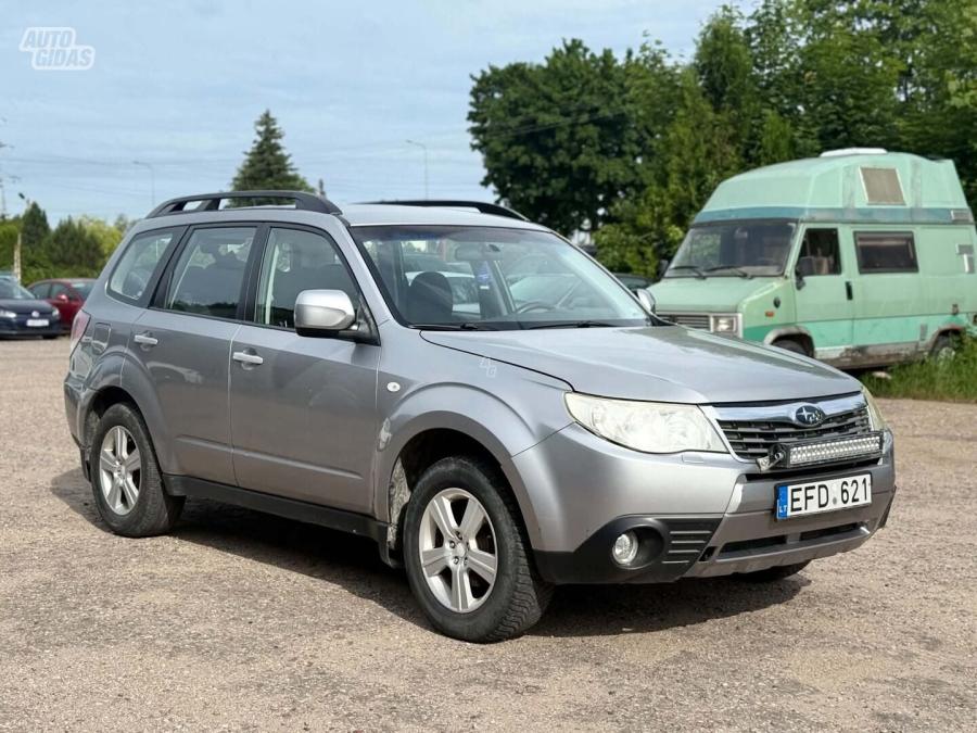 Subaru Forester 2008 in Silute, with an engine capacity of 2.00 L and mileage of 290 thousand km for 2200 €, photo 4 on AUTOMOTO.COM.LV