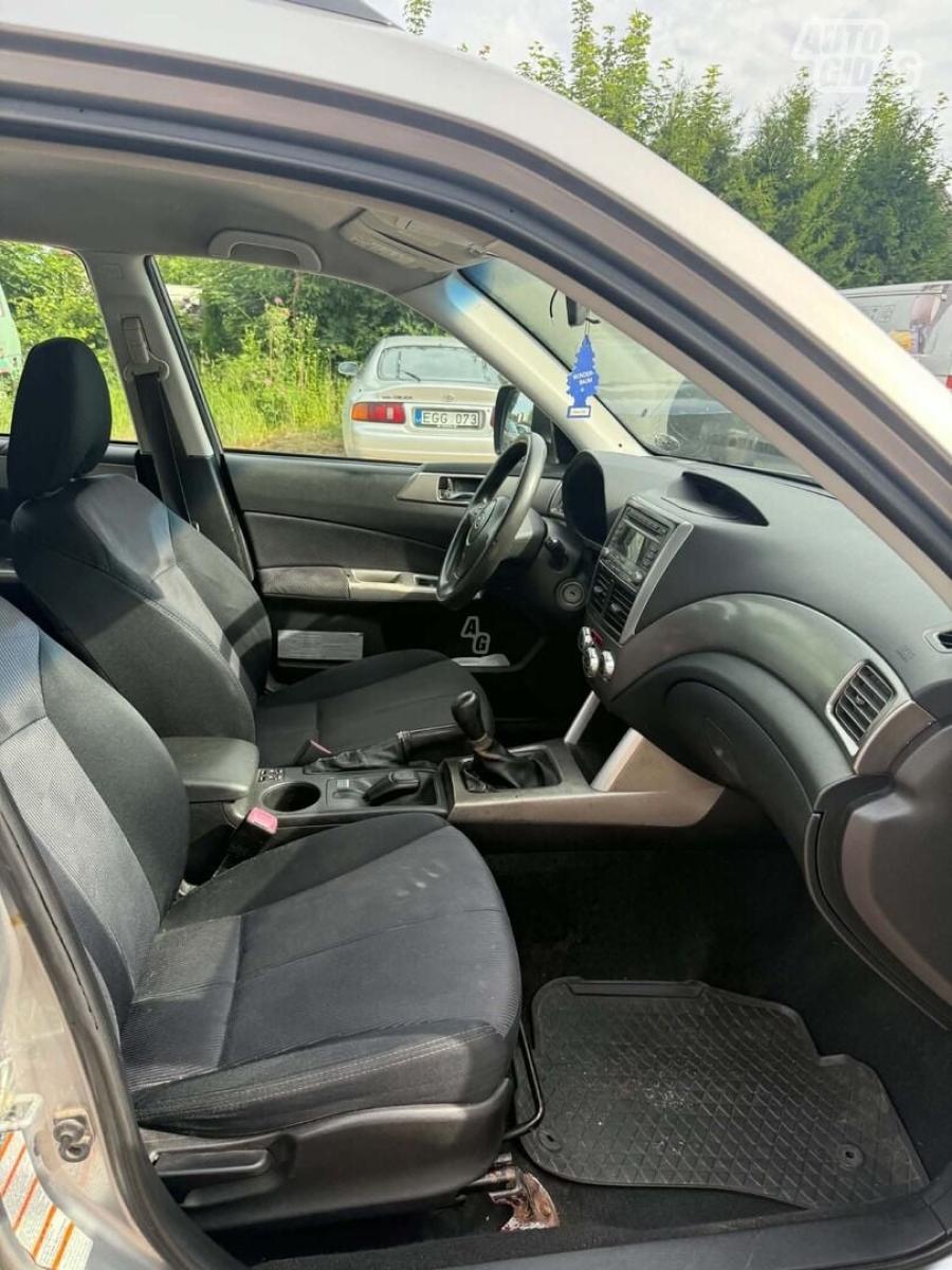 Subaru Forester 2008 in Silute, with an engine capacity of 2.00 L and mileage of 290 thousand km for 2200 €, photo 11 on AUTOMOTO.COM.LV