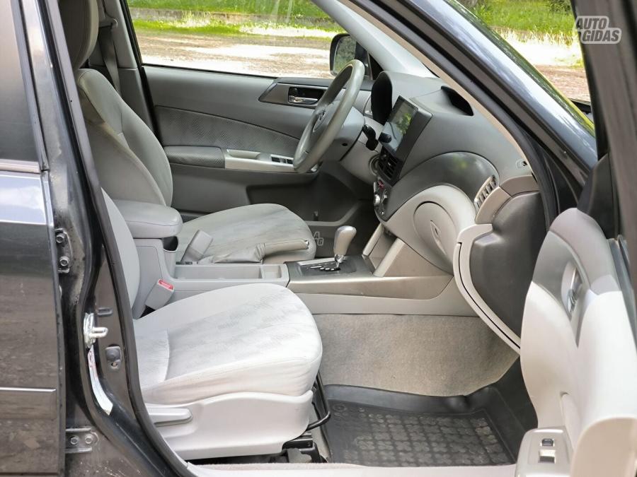 Subaru Forester 2008 in Vilnius, with an engine capacity of 2.50 L and mileage of 358 thousand km for 4500 €, photo 8 on AUTOMOTO.COM.LV