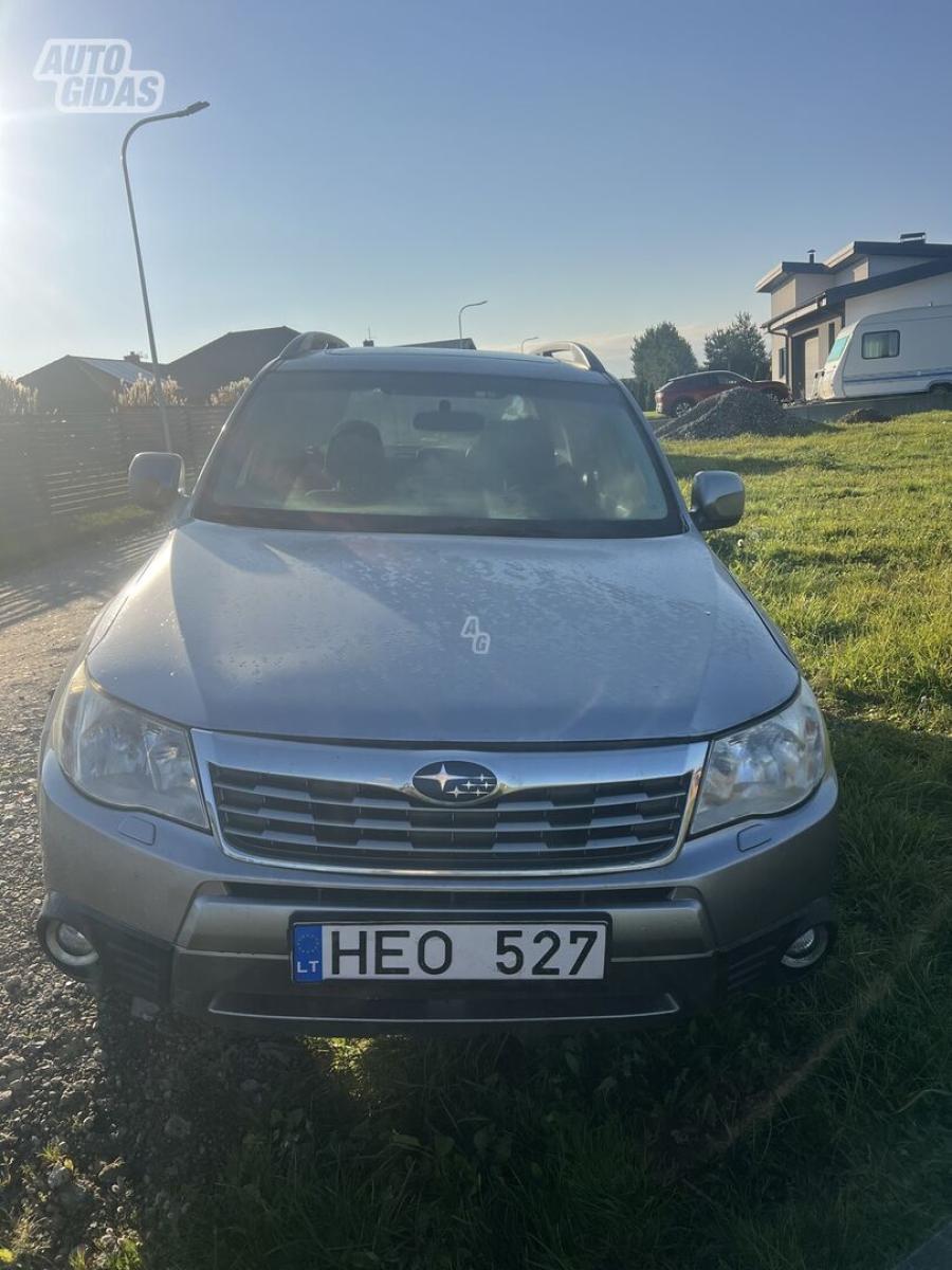 Subaru Forester 2008 in Kaunas, with an engine capacity of 2.00 L and mileage of 299 thousand km for 1100 €, photo 4 on AUTOMOTO.COM.LV