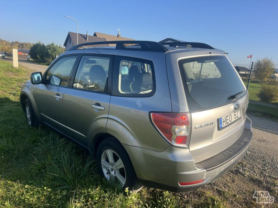 Subaru Forester 2008 in Kaunas, with an engine capacity of 2.00 L and mileage of 299 thousand km for 1100 €, photo 6 on AUTOMOTO.COM.LV