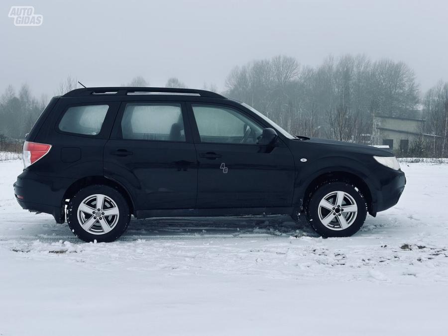 Subaru Forester 2010 Viļņa, ar dzinēja tilpumu 2.00 L un nobraukumu 270 tūkst. km par 3650 €, foto 4 vietnē AUTOMOTO.COM.LV
