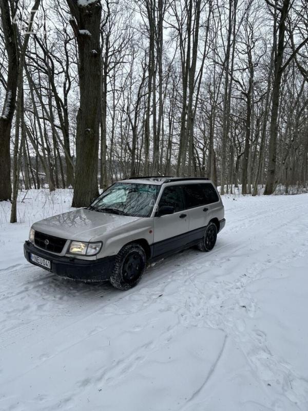 Subaru Forester 2010 in Sakiai, with an engine capacity of 2.00 L and mileage of 266 thousand km for 1600 €, photo 1 on AUTOMOTO.COM.LV