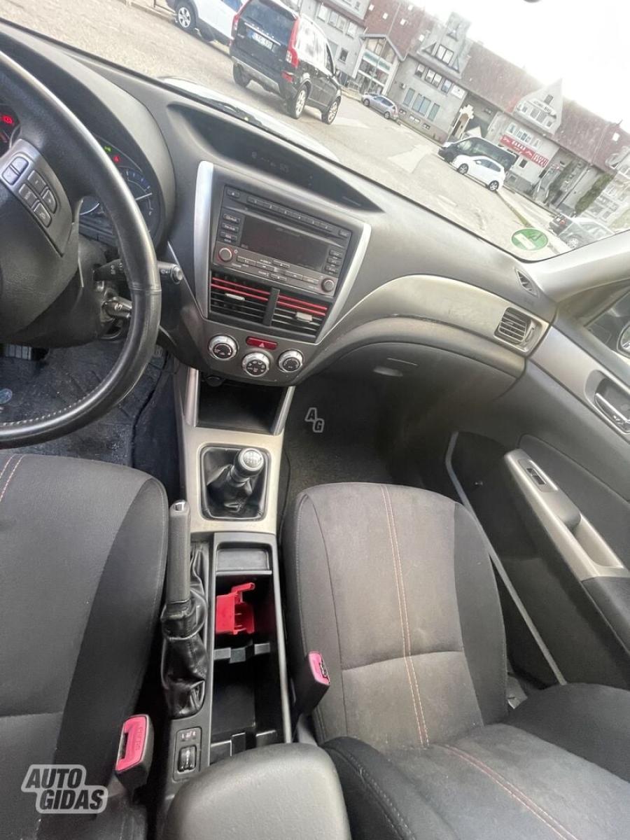 Subaru Forester 2010 in Klaipeda, with an engine capacity of 2.00 L and mileage of 322 thousand km for 2400 €, photo 1 on AUTOMOTO.COM.LV