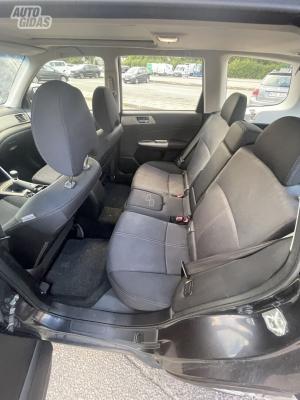 Subaru Forester 2010 in Klaipeda, with an engine capacity of 2.00 L and mileage of 322 thousand km for 2400 €, photo 4 on AUTOMOTO.COM.LV