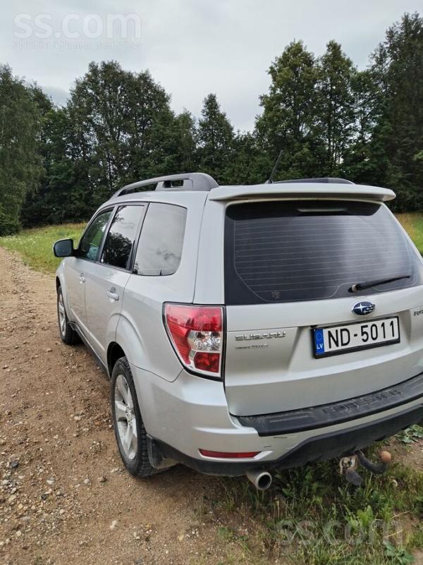 Subaru Forester 2011 in Cesis, with an engine capacity of 2.00 L and mileage of 300 thousand km for 2800 €, photo 4 on AUTOMOTO.COM.LV