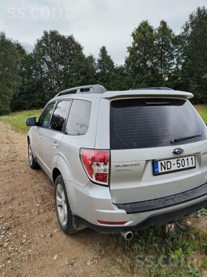 Subaru Forester 2011 in Cesis, with an engine capacity of 2.00 L and mileage of 300 thousand km for 2800 €, photo 4 on AUTOMOTO.COM.LV