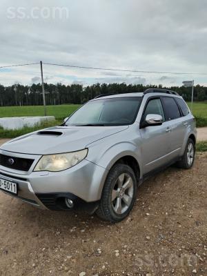 Subaru Forester 2011 in Cesis, with an engine capacity of 2.00 L and mileage of 300 thousand km for 2800 €, photo 5 on AUTOMOTO.COM.LV