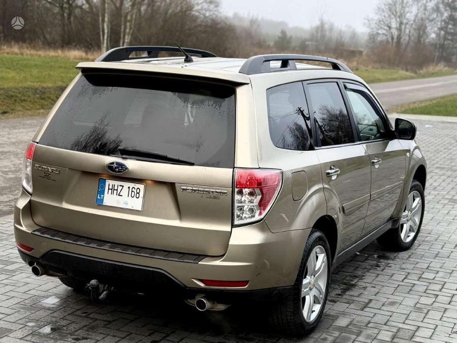 Subaru Forester 2011 in Siauliai, with an engine capacity of 2.50 L and mileage of 287 thousand km for 4200 €, photo 3 on AUTOMOTO.COM.LV