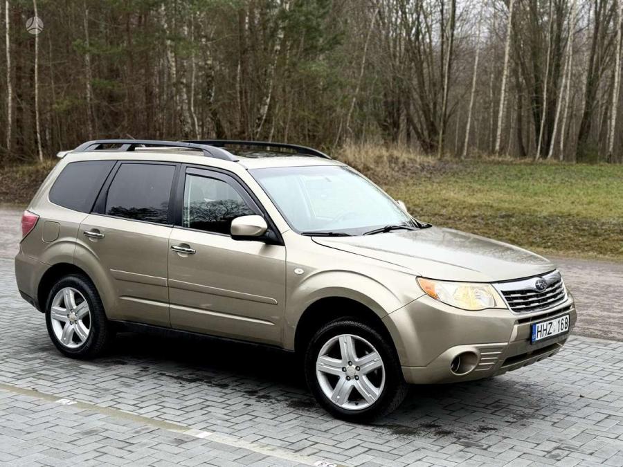 Subaru Forester 2011 in Siauliai, with an engine capacity of 2.50 L and mileage of 287 thousand km for 4200 €, photo 5 on AUTOMOTO.COM.LV