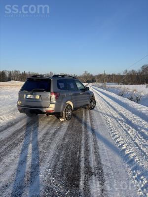 Subaru Forester 2011 in Valmiera, with an engine capacity of 2.00 L and mileage of 332 thousand km for 3800 €, photo 6 on AUTOMOTO.COM.LV