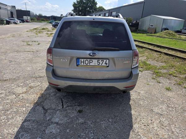 Subaru Forester 2011 in Kaunas, with an engine capacity of 2.00 L and mileage of 300 thousand km for 999 €, photo 5 on AUTOMOTO.COM.LV