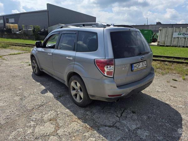 Subaru Forester 2011 in Kaunas, with an engine capacity of 2.00 L and mileage of 300 thousand km for 999 €, photo 6 on AUTOMOTO.COM.LV
