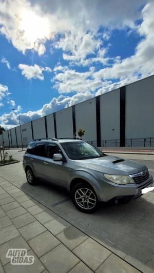 Subaru Forester 2011 Viļņa, ar dzinēja tilpumu 2.00 L un nobraukumu 257 tūkst. km par 3500 €, foto  vietnē AUTOMOTO.COM.LV