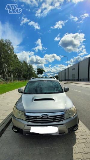 Subaru Forester 2011 Viļņa, ar dzinēja tilpumu 2.00 L un nobraukumu 257 tūkst. km par 3500 €, foto 3 vietnē AUTOMOTO.COM.LV