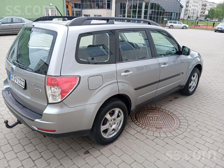 Subaru Forester 2012 in Balvi, with an engine capacity of 2.00 L and mileage of 215 thousand km for 1999 €, photo 3 on AUTOMOTO.COM.LV
